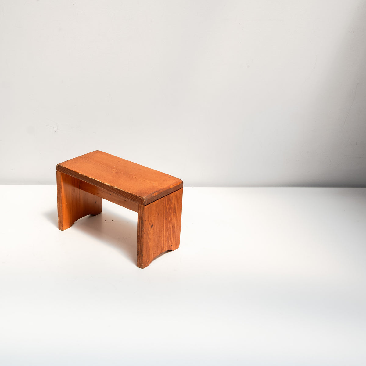 Low Stool from Les Arcs – Archeologie Studio ONLINE SHOP