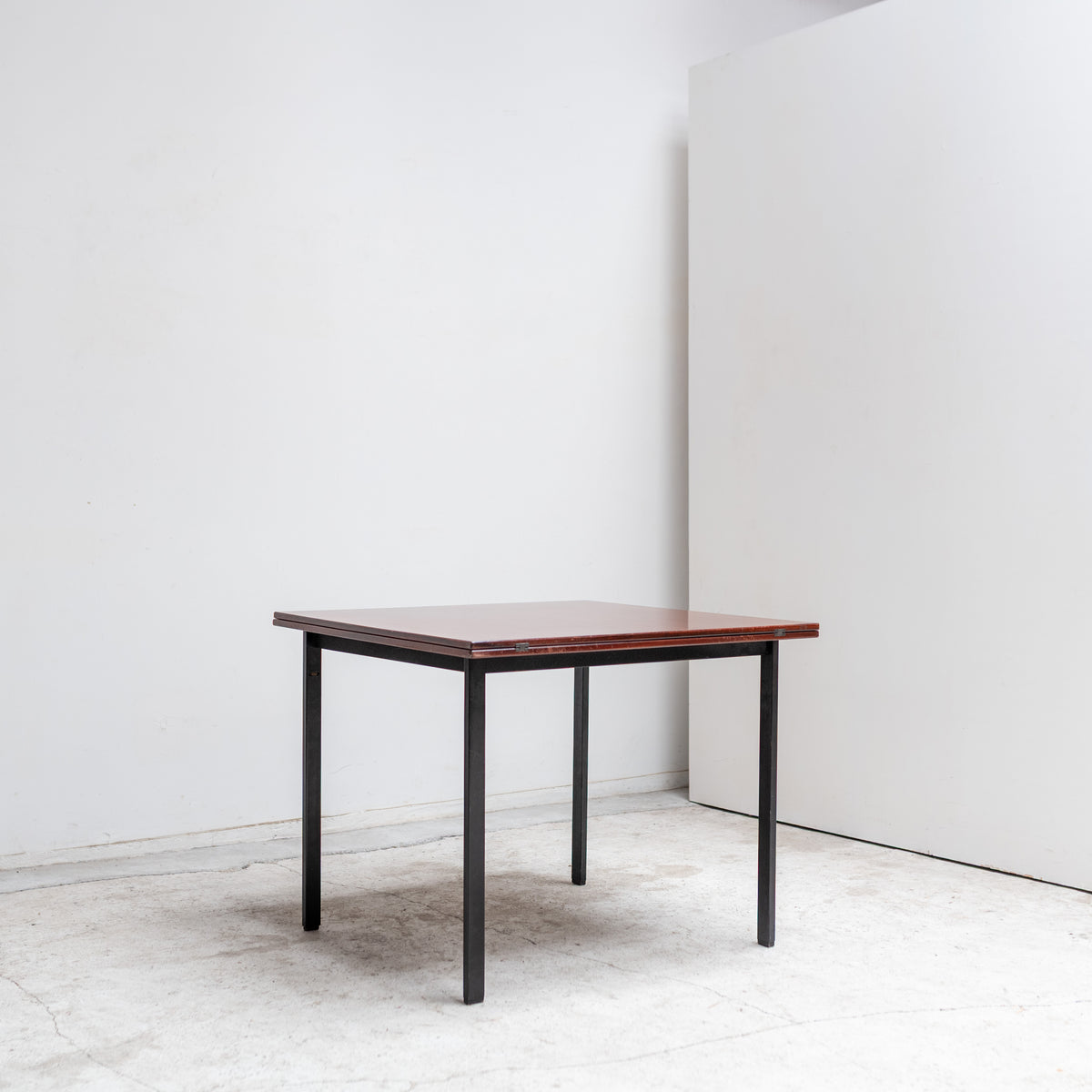 Tecno Square Table – Archeologie Studio ONLINE SHOP