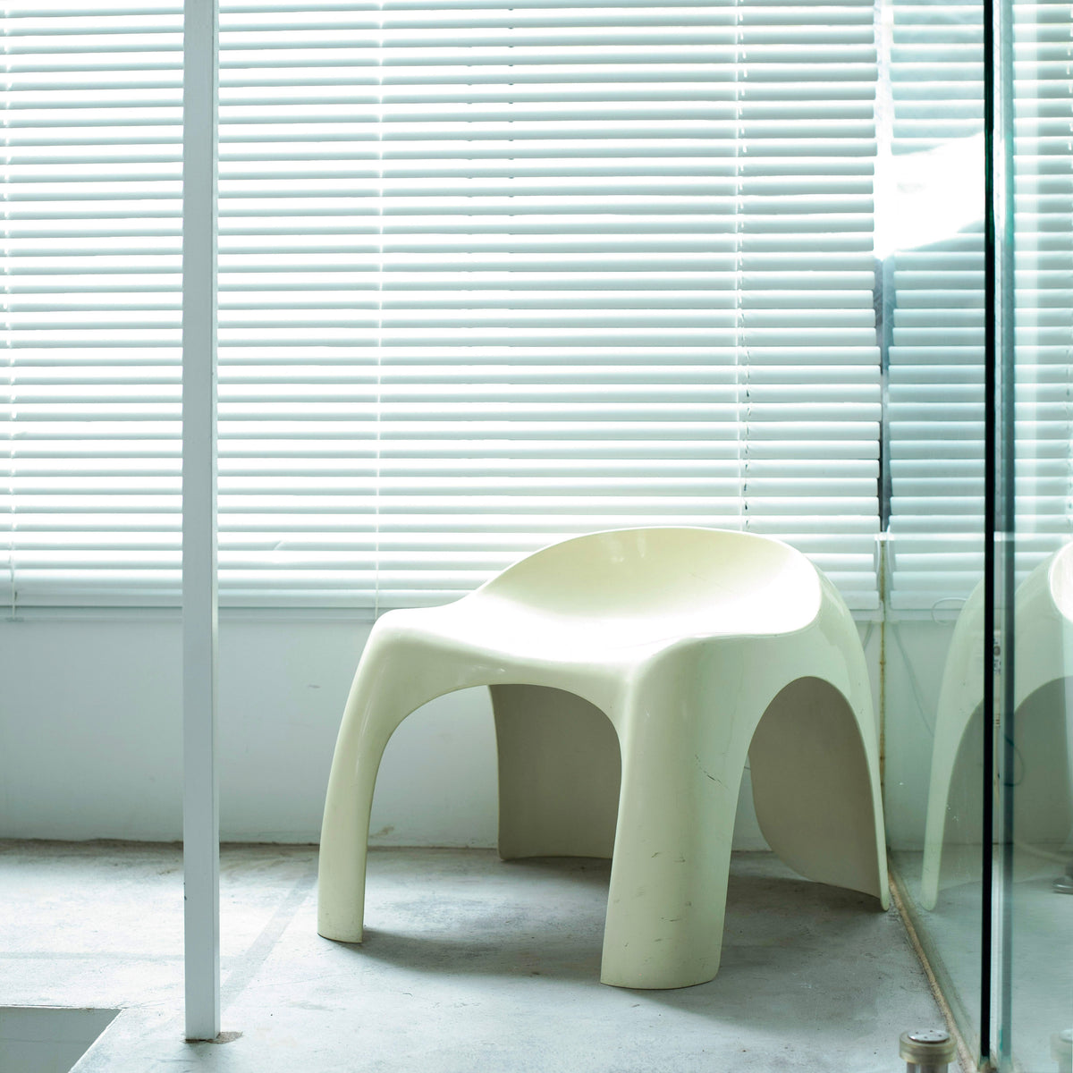 Efebo Stool by STACY DUKES for ARTEMIDE – Archeologie Studio ONLINE SHOP